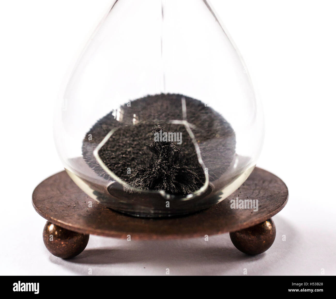 Broken hour glass hi-res stock photography and images - Alamy