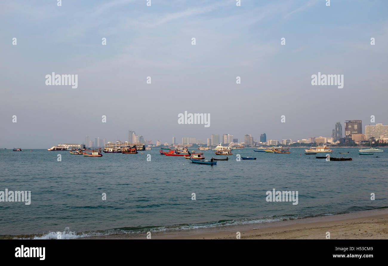 Pattaya boats hi-res stock photography and images - Alamy