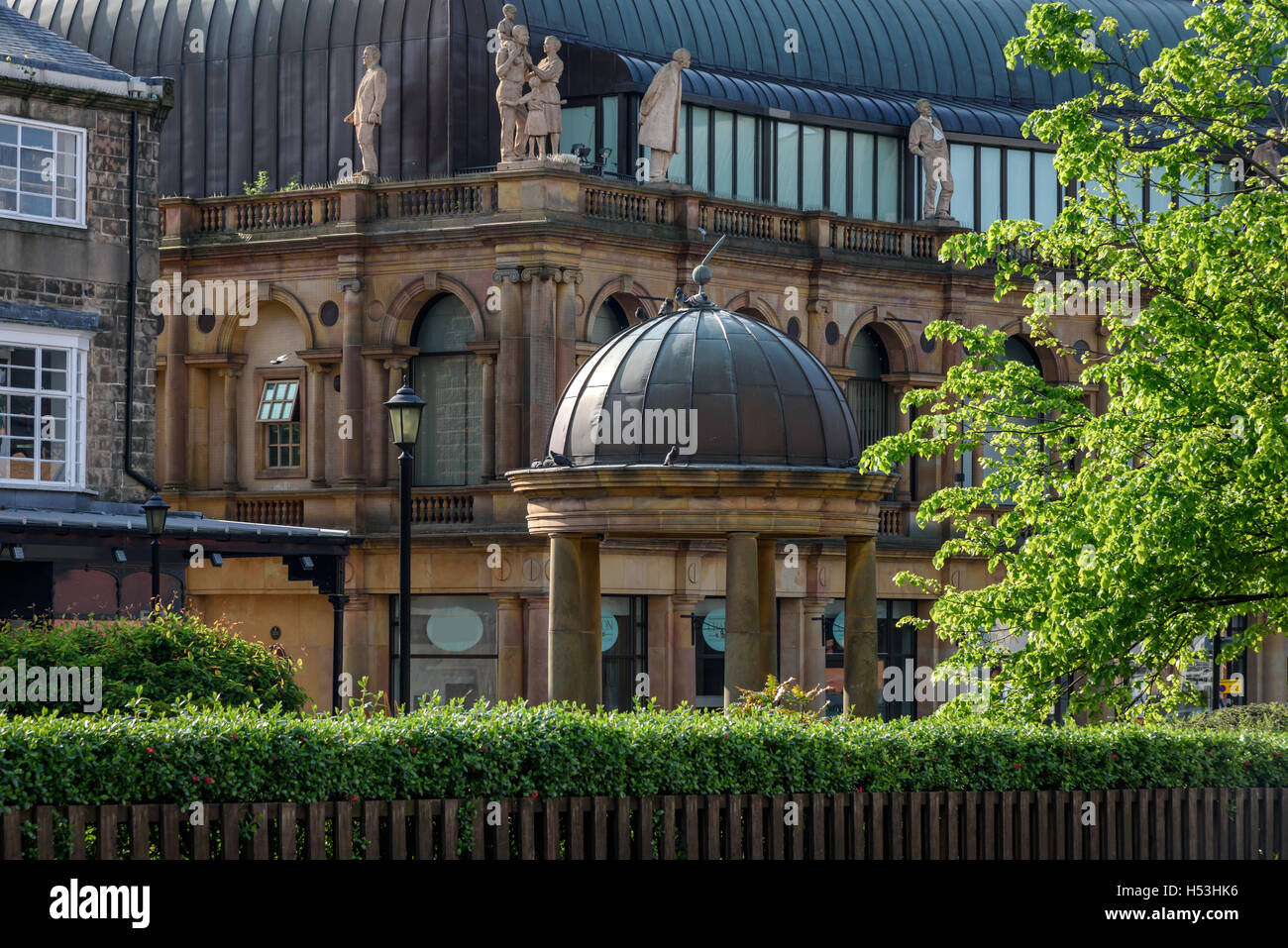 Architecture buildings harrogate victorian hi-res stock photography and ...