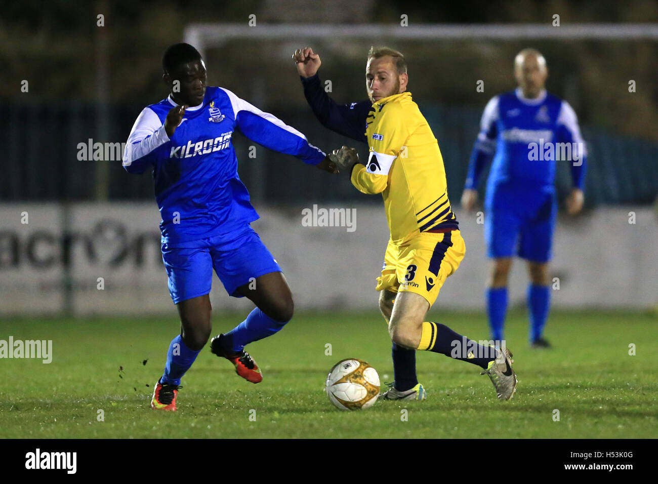 Paul Wright of Barkingside and David Sangold of Redbridge during ...