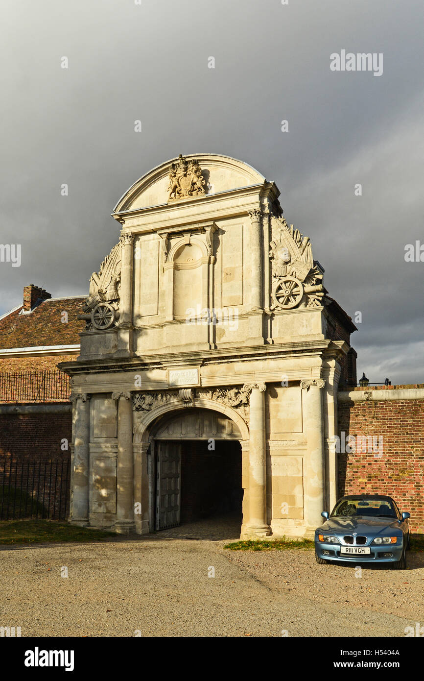 Essex water gate hi-res stock photography and images - Alamy