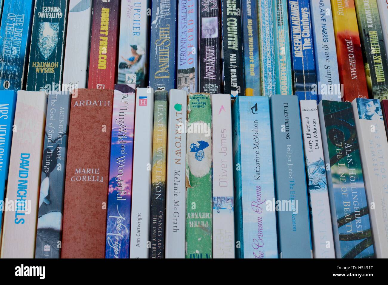 Vintage book collections hi-res stock photography and images - Alamy