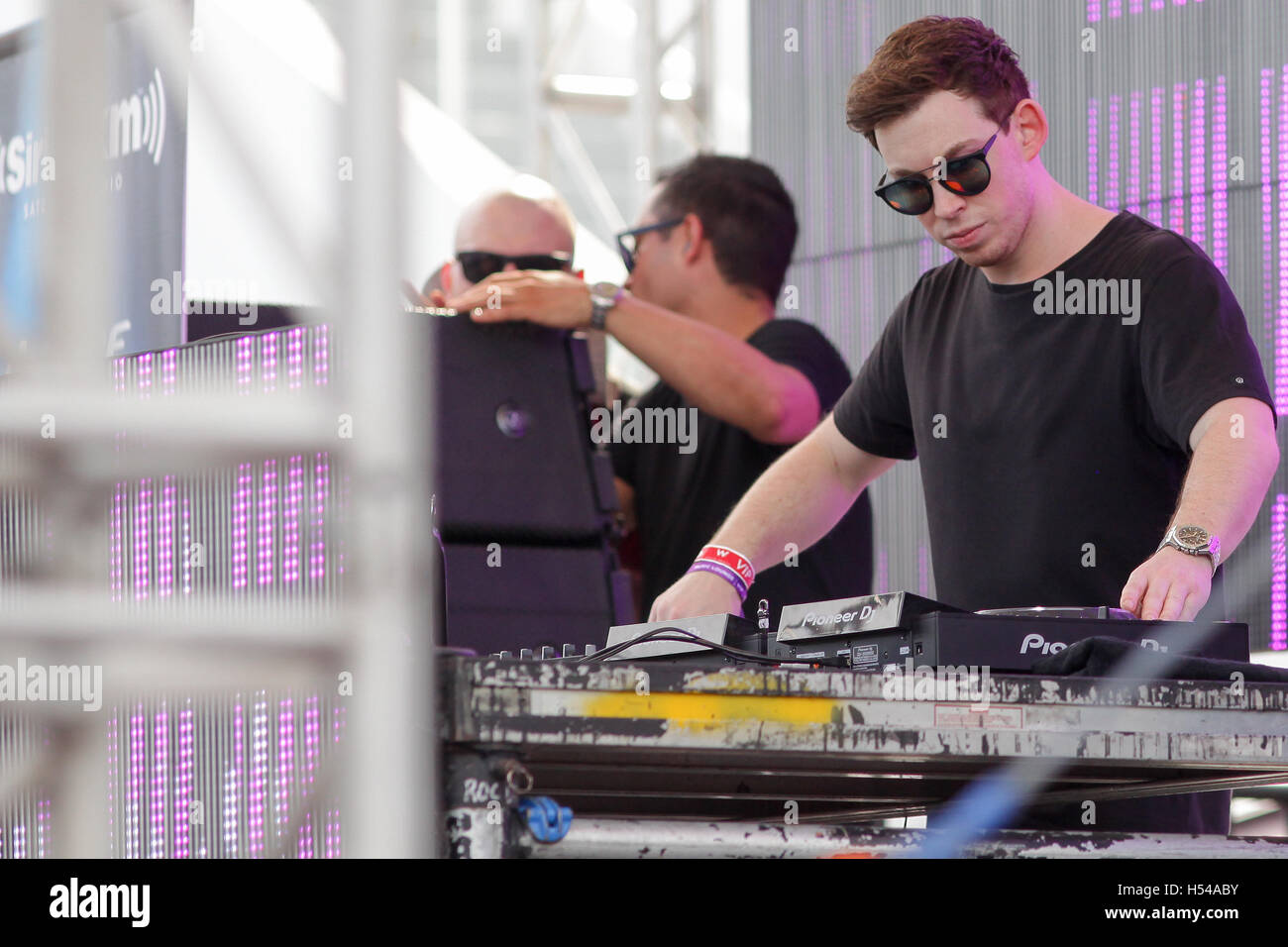 Sirius xm dj hi-res stock photography and images - Alamy