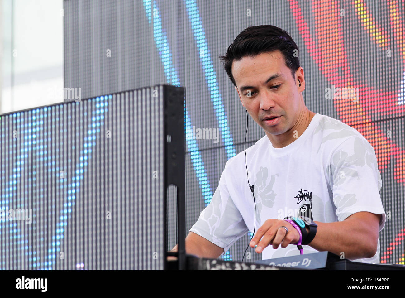 Sirius xm dj hi-res stock photography and images - Alamy