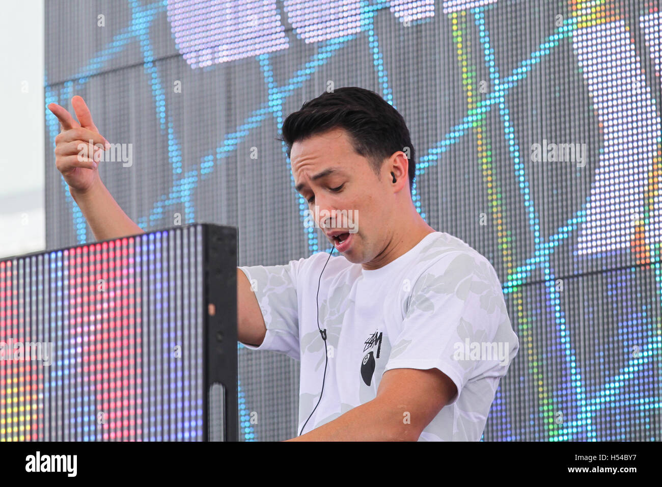 Sirius xm dj hi-res stock photography and images - Alamy