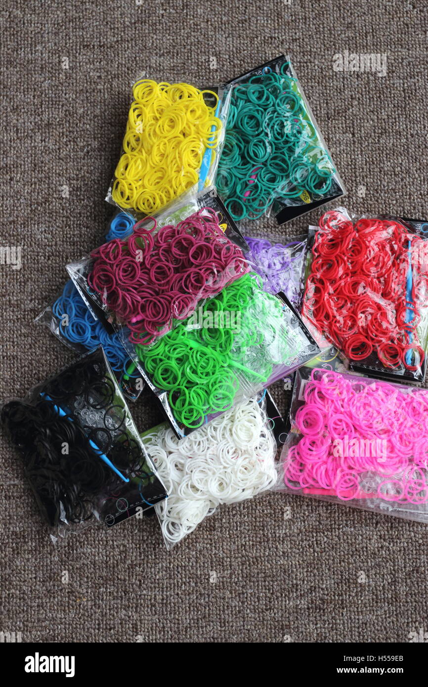 Rainbow loom colorful hi-res stock photography and images - Alamy