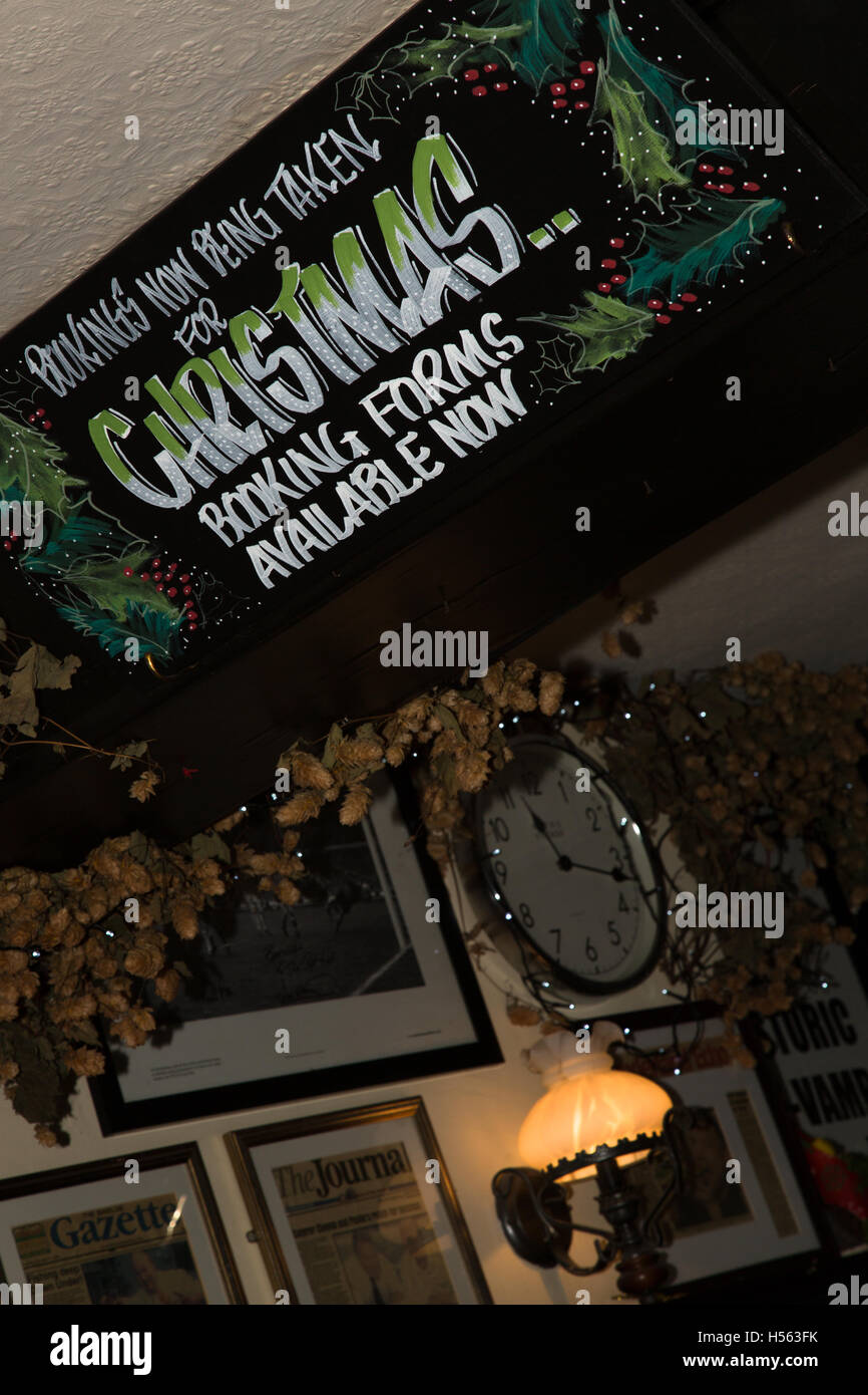 Christmas advert hi-res stock photography and images - Alamy