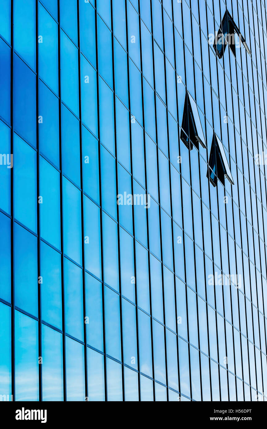 Outdoor design modern windows hi-res stock photography and images - Alamy