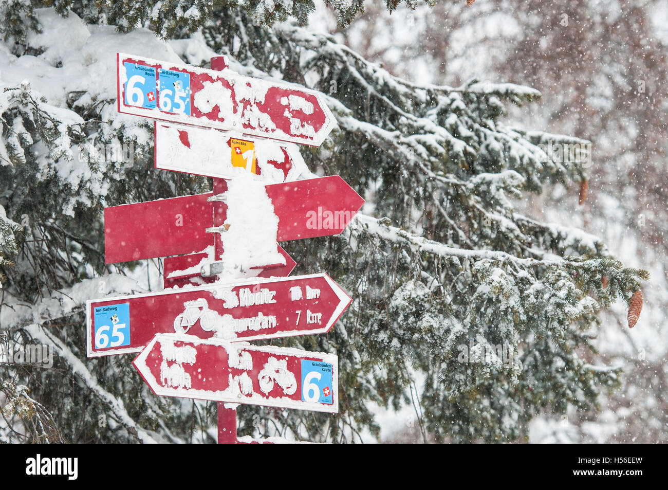 signal paths snow in switzerland Stock Photo - Alamy