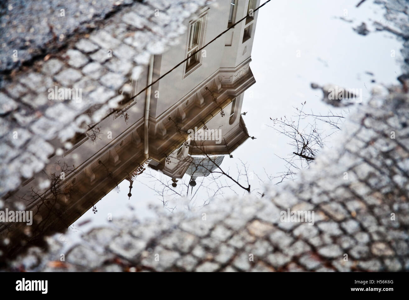Rainy day puddles house hi-res stock photography and images - Alamy