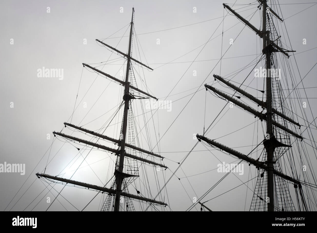 Ships mast rigging rig masts hi-res stock photography and images - Alamy
