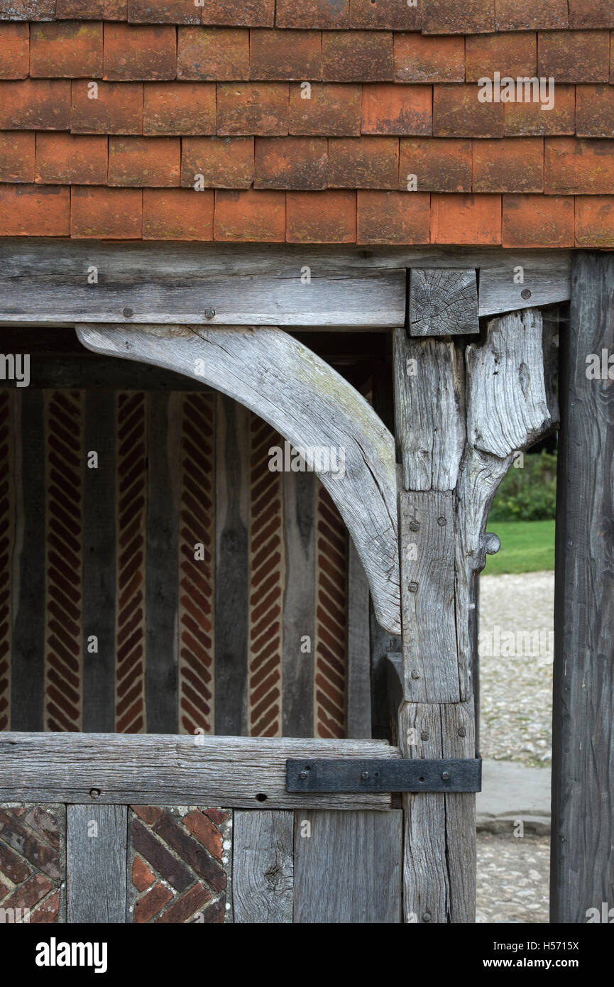 Timber frame detail on the market hall at Weald and Downland open air ...