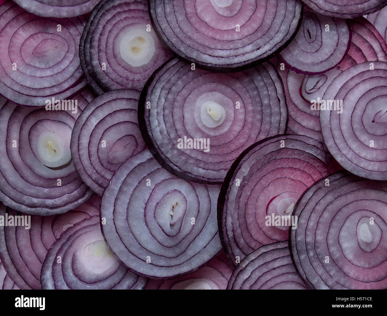 Red Onion Rings Stock Photos & Red Onion Rings Stock Images - Alamy