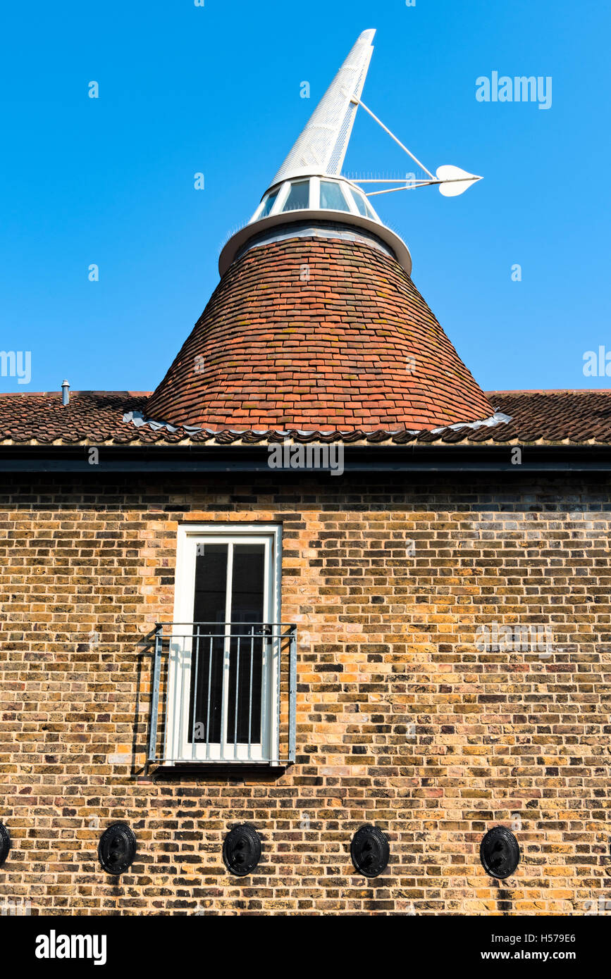 Chimney cone hi-res stock photography and images - Alamy