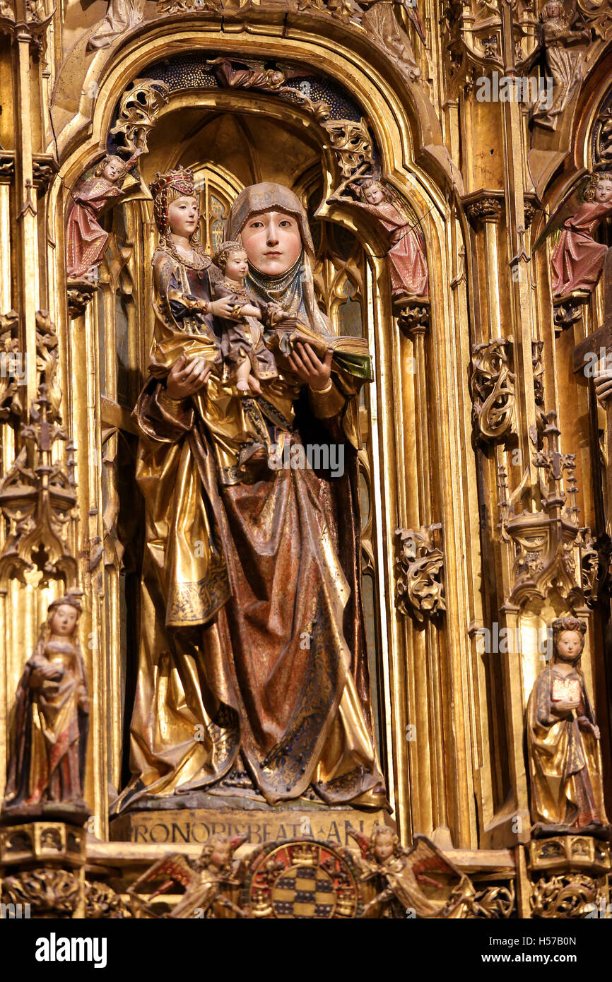 Statue of Saint Ana, the mother of the Blessed Virgin Mary, in the ...