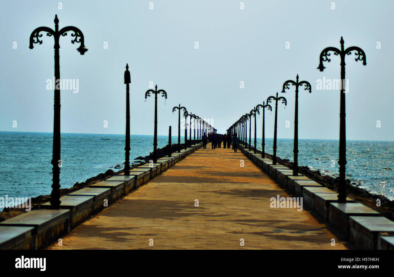 Pathway lamp hi-res stock photography and images - Alamy