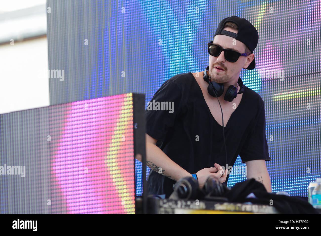 Sirius xm dj hi-res stock photography and images - Alamy