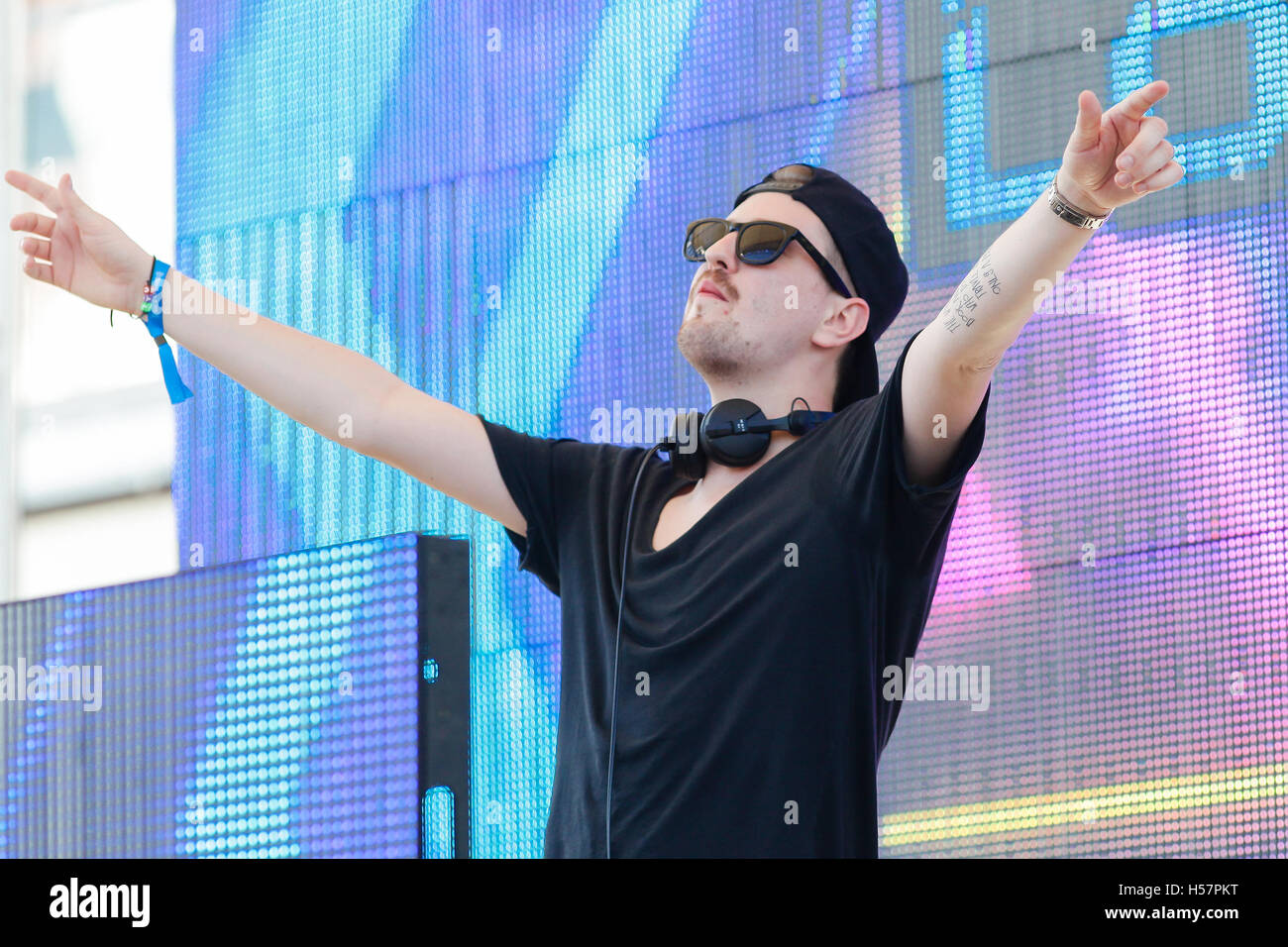 Sirius xm dj hi-res stock photography and images - Alamy