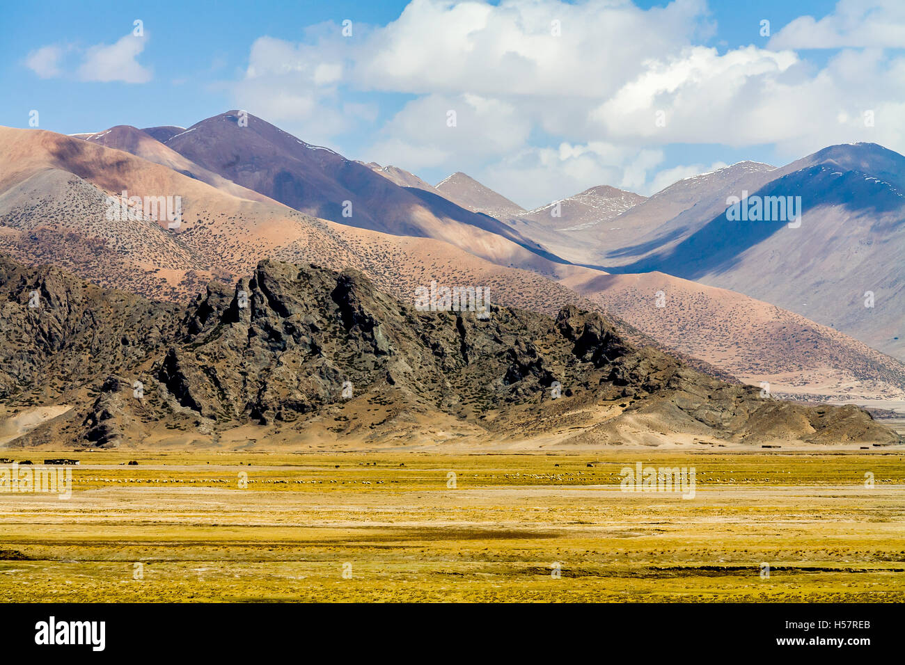 Beautiful landscape of Tibetan Plateau Stock Photo - Alamy