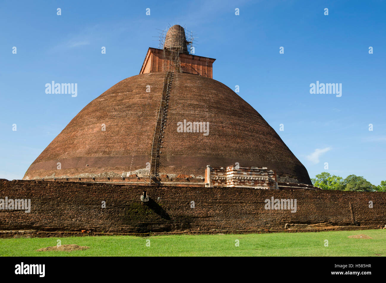 Jetavanaramaya, stupa located in the ruins of Jetavana in the sacred ...