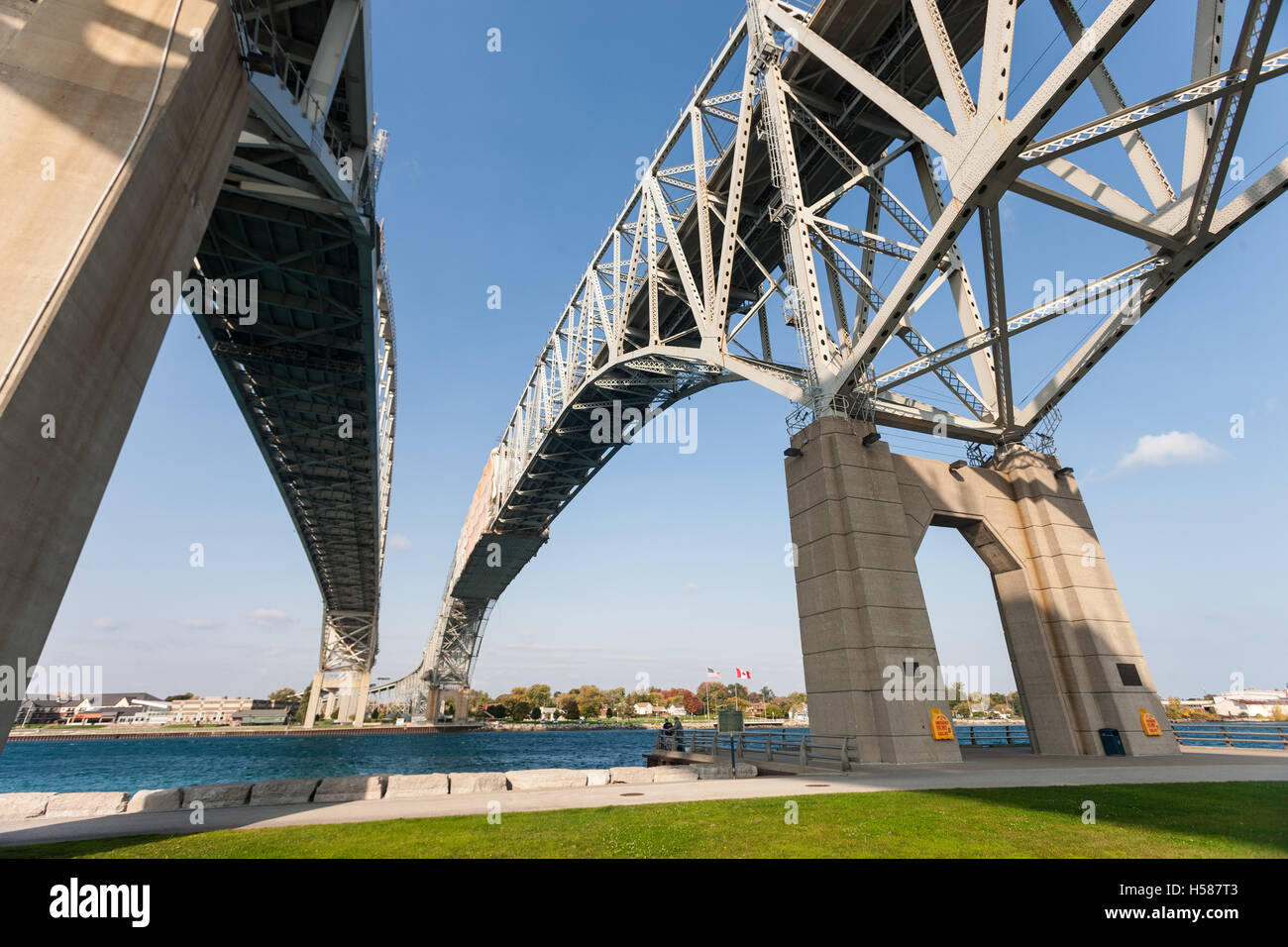 The Bluewater Bridge spanning the St. Clair River connects Sarnia ...