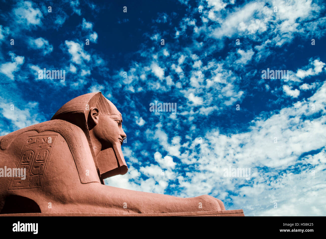 Crystal palace great exhibition statue hi-res stock photography and ...