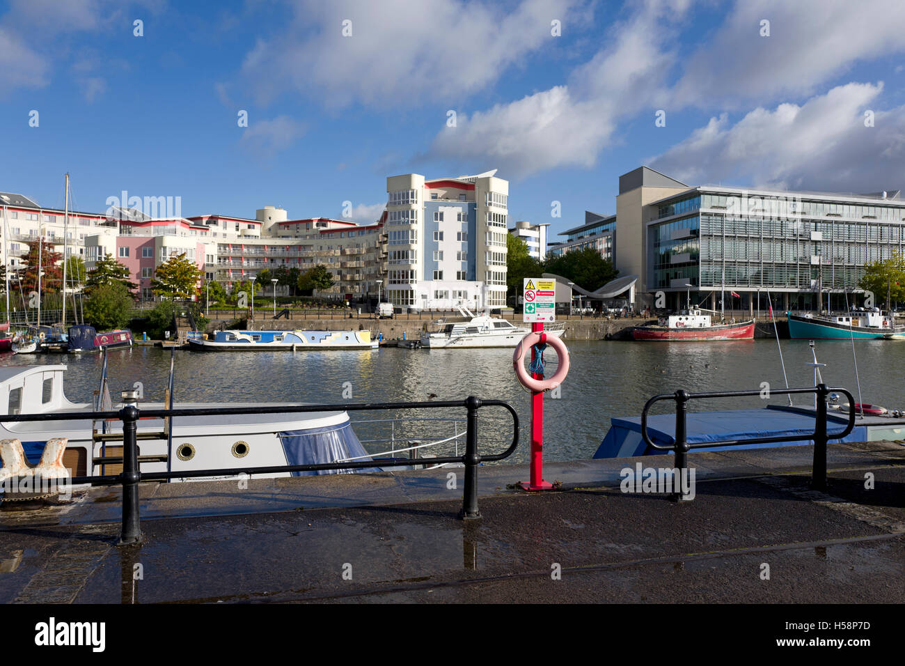 Bristol harbour hi-res stock photography and images - Alamy