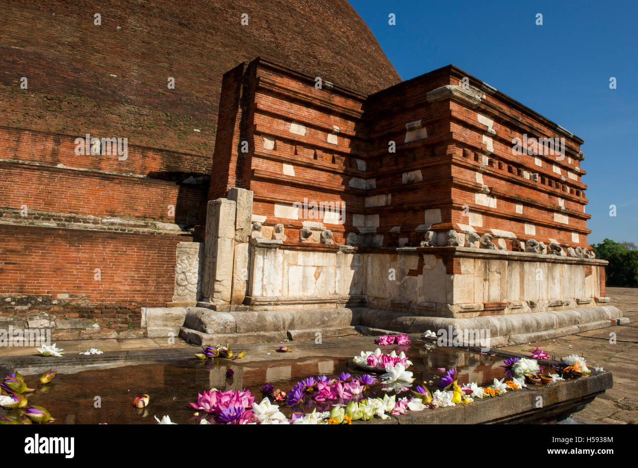 Jetavanaramaya, stupa located in the ruins of Jetavana in the sacred ...
