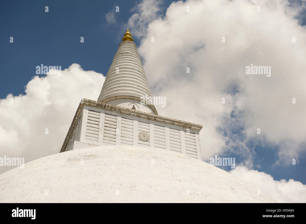 King dutugamunu hi-res stock photography and images - Alamy