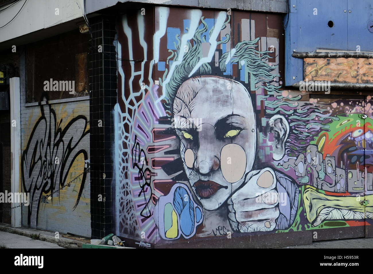 Graffiti head face hi-res stock photography and images - Alamy