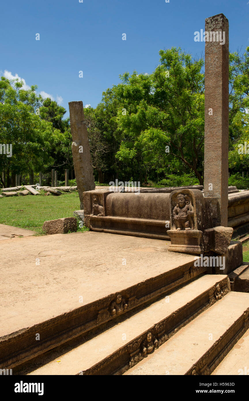 Anuradhapura ruins hi-res stock photography and images - Alamy