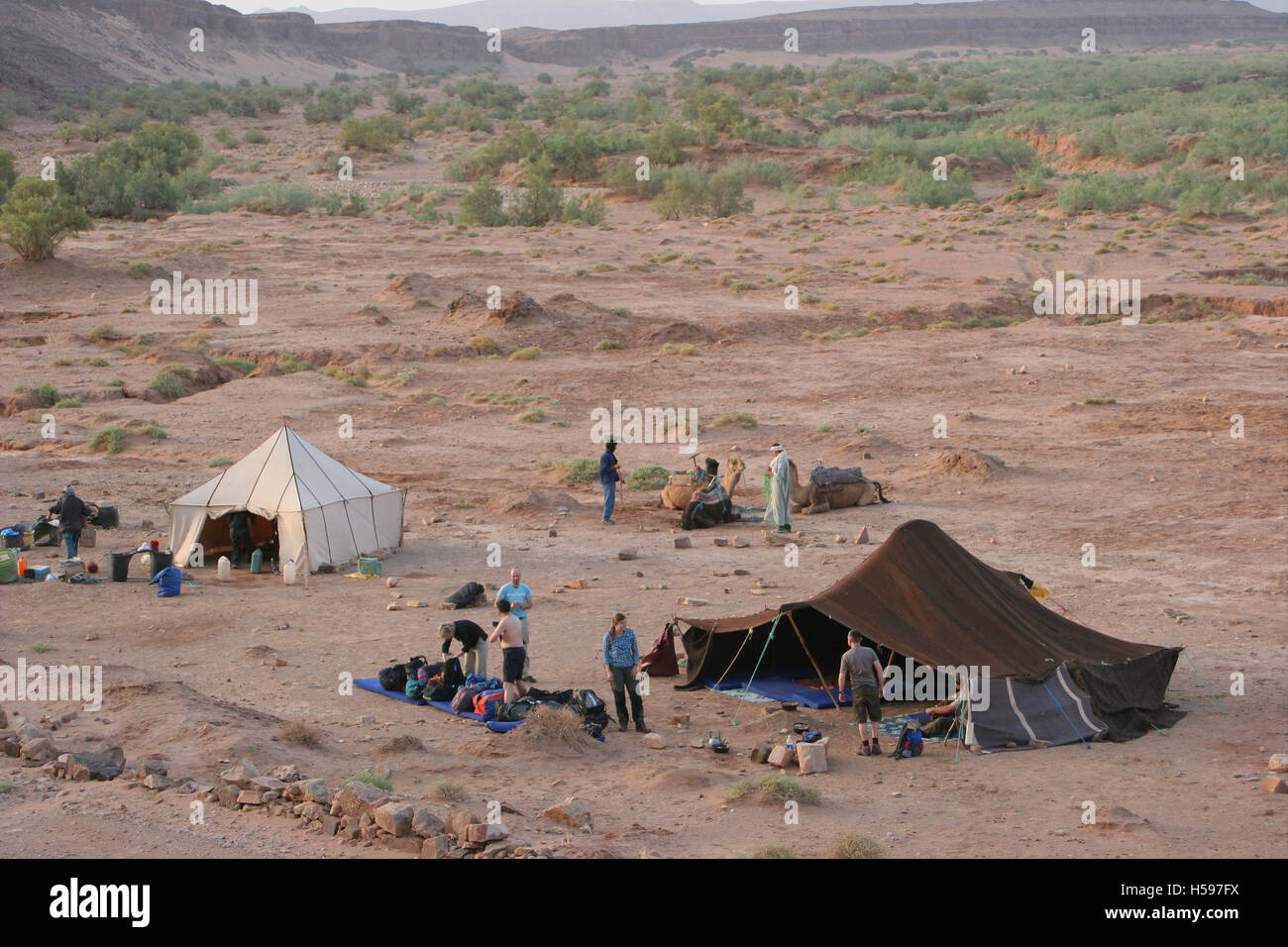 Arabs their tent hi-res stock photography and images - Alamy