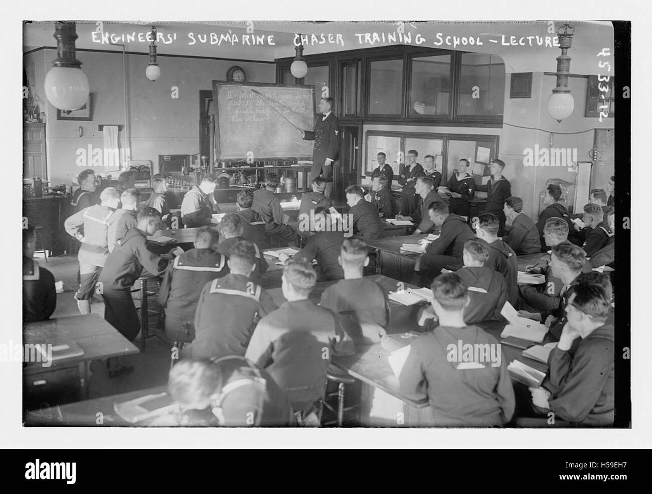 Submarine chaser training school hi-res stock photography and images ...