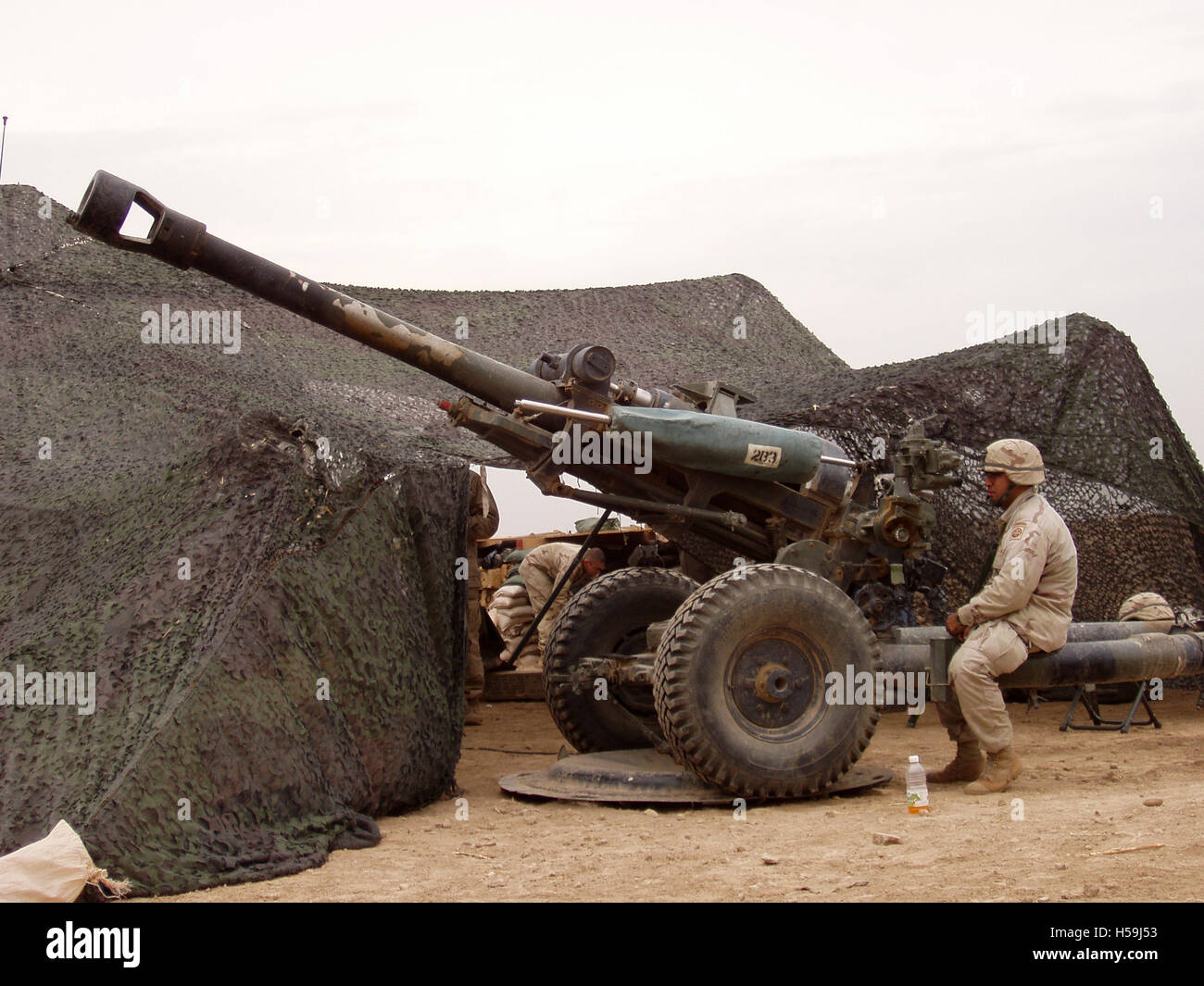 Howitzer gun hi-res stock photography and images - Alamy
