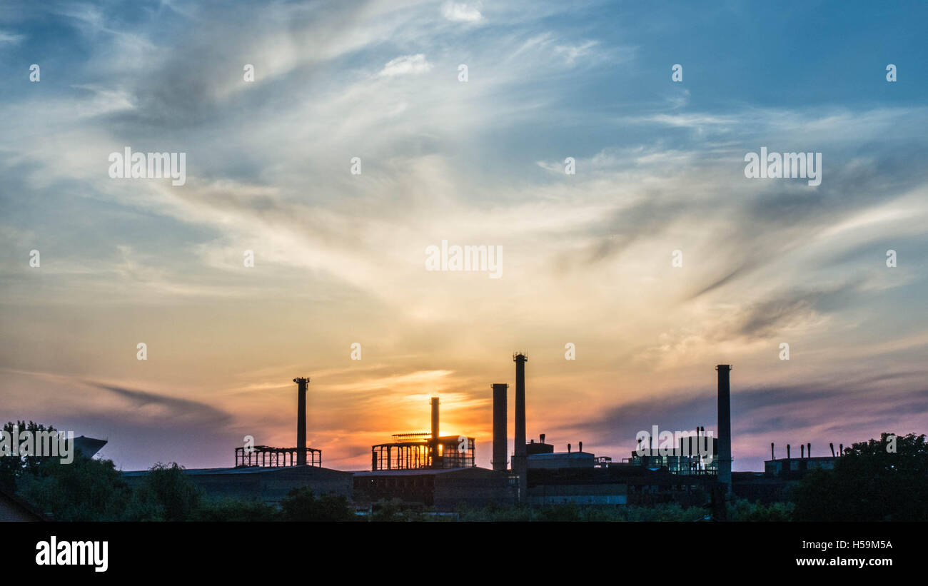 Industrial sunset hi-res stock photography and images - Alamy