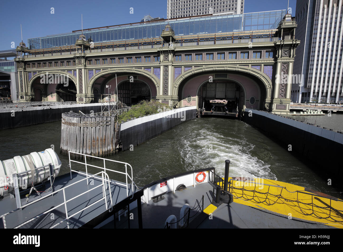 Governors island ferry terminal hi-res stock photography and images - Alamy