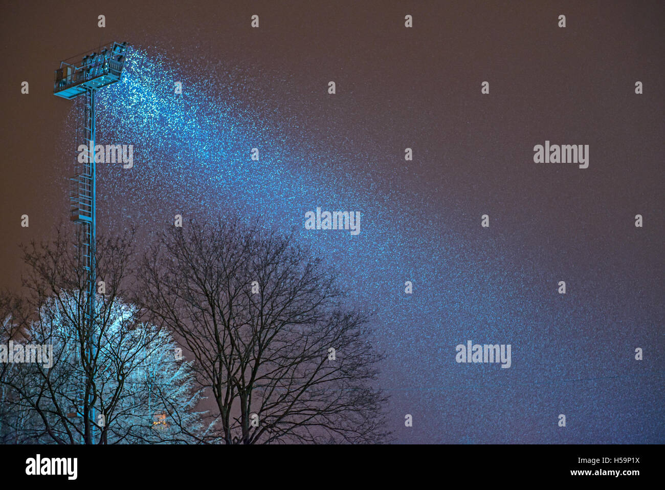Snowfall background hi-res stock photography and images - Alamy
