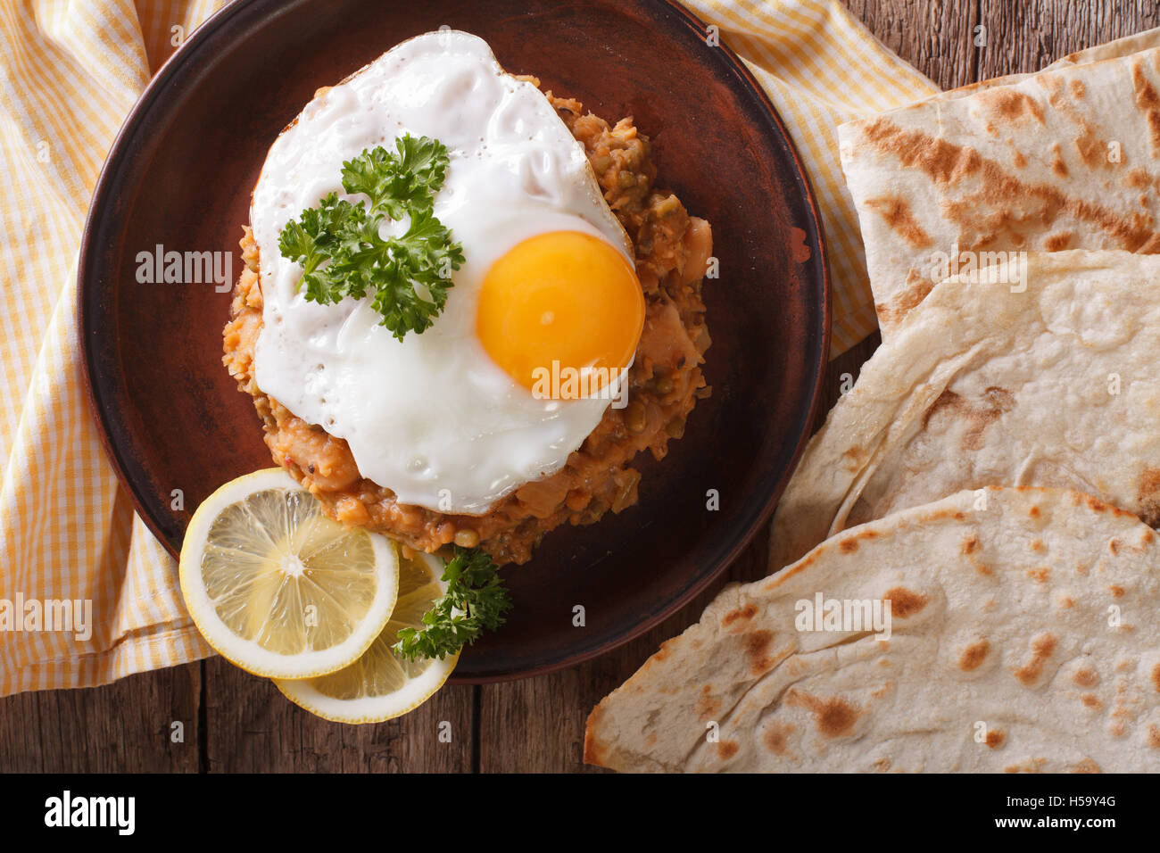 Ful medames fava bean dish middle east hi-res stock photography and ...