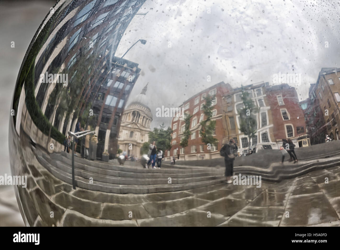 Reflection st pauls cathedral hi-res stock photography and images - Alamy