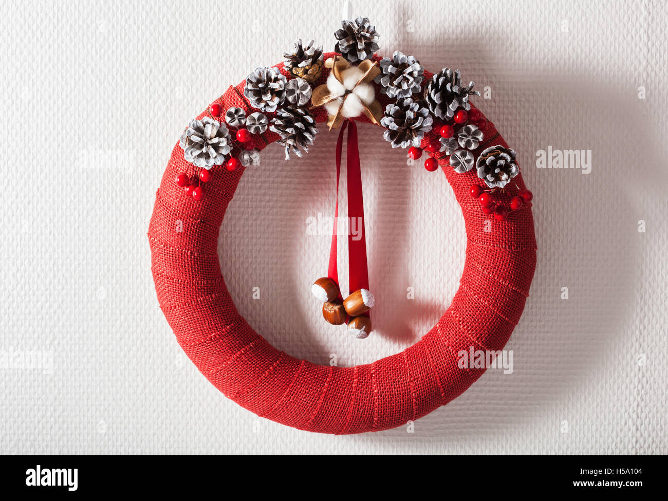 Handmade wreath hi-res stock photography and images - Alamy