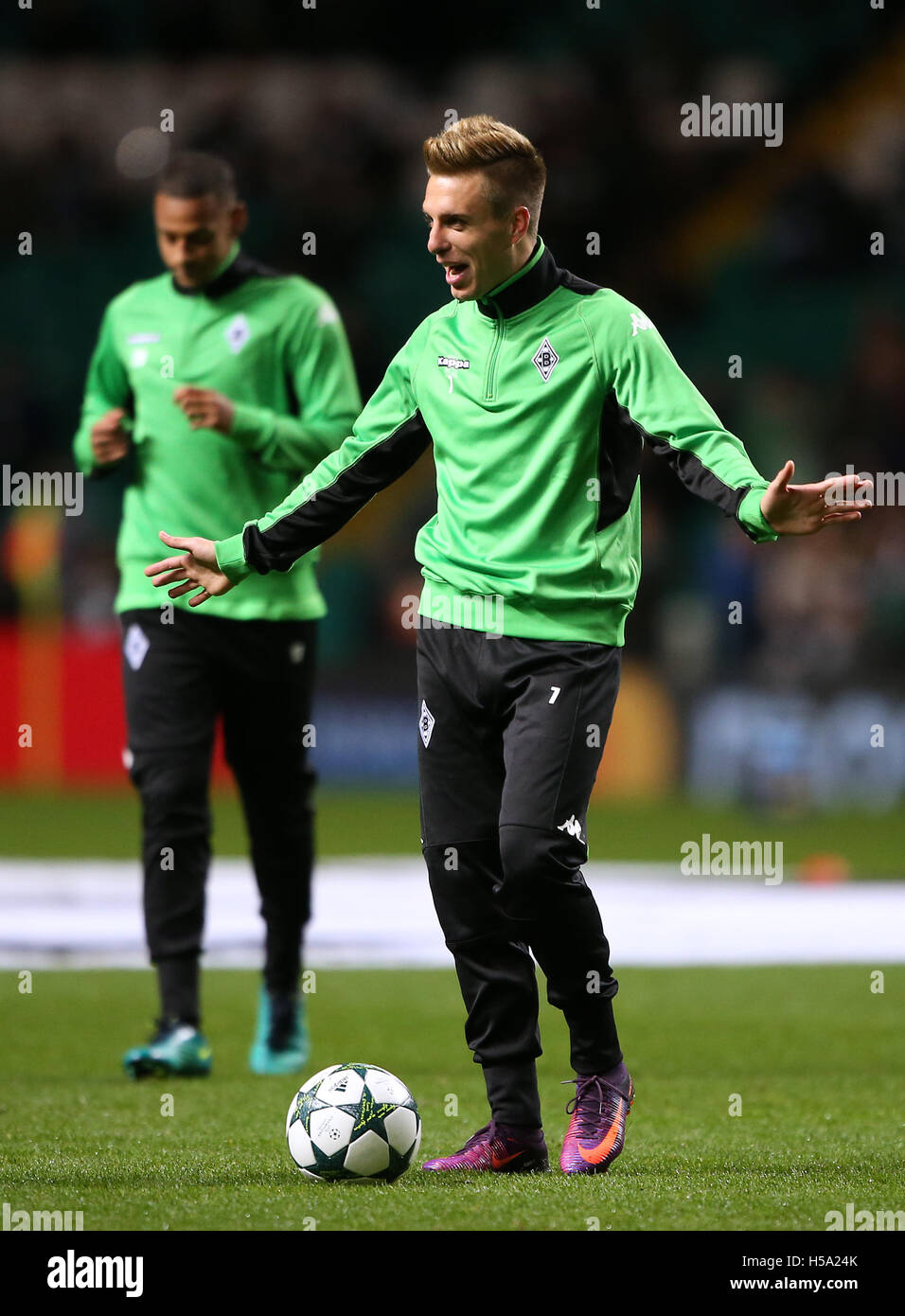 Borussia Monchengladbach's Patrick Herrmann warms up before the UEFA ...