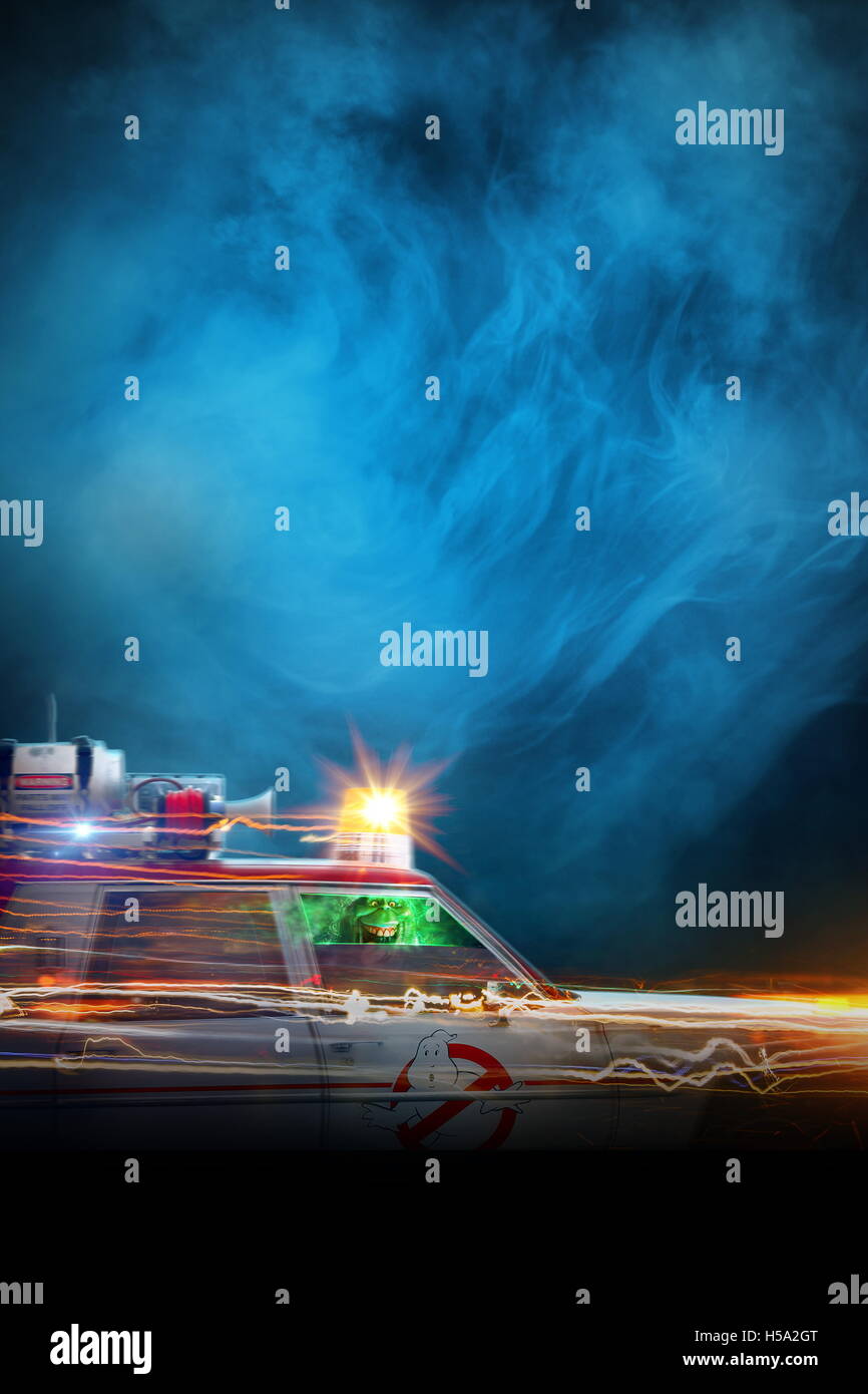 Erin gilbert ghostbusters hi-res stock photography and images - Alamy