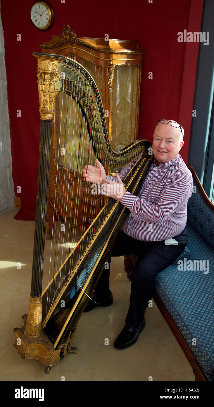George Mealy with the Erard harp played by Constance Markievicz at ...