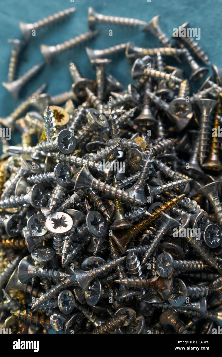 Concrete screws hi-res stock photography and images - Alamy