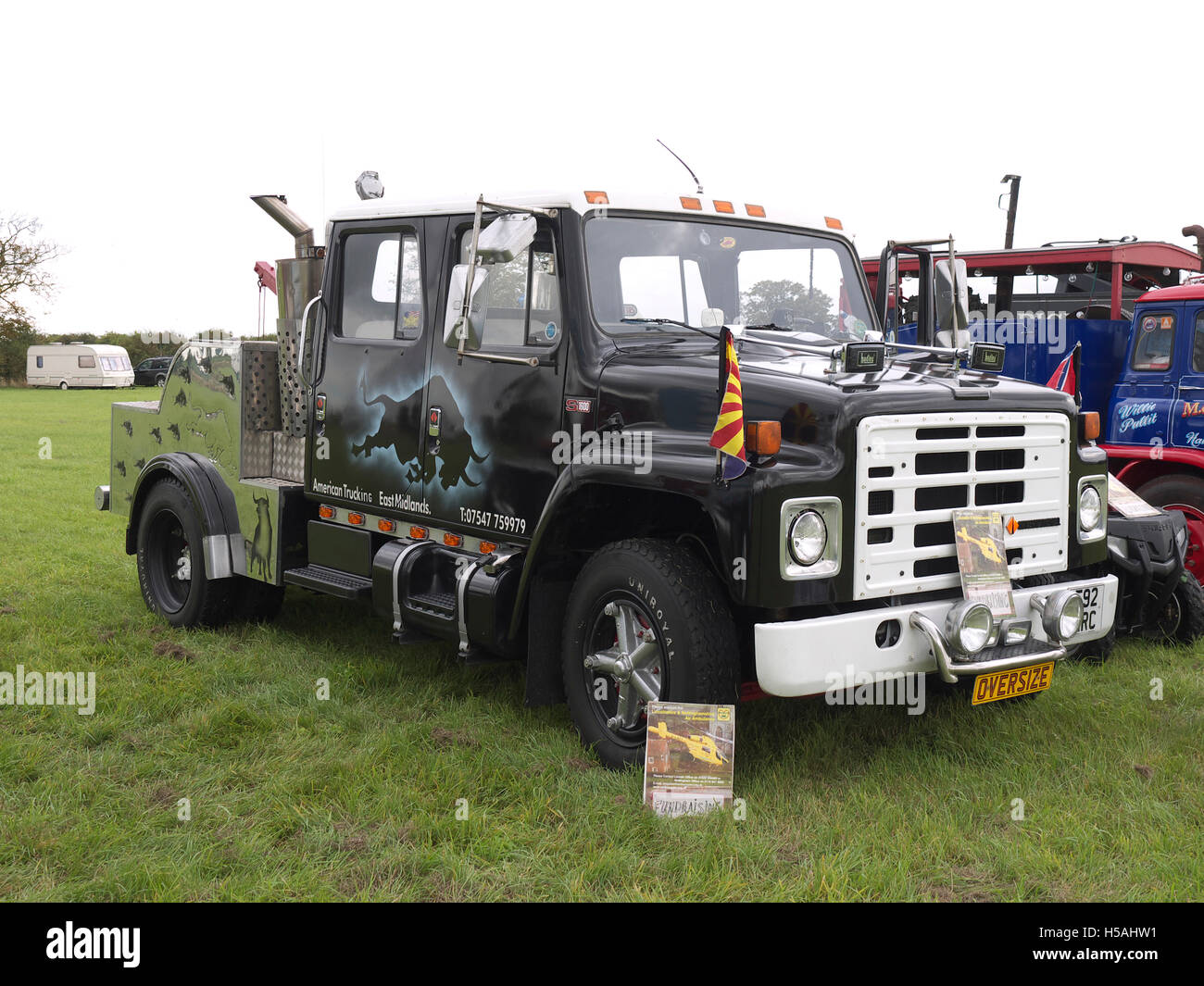 Customized American tow truck on display at Lineside vintage weekend ...
