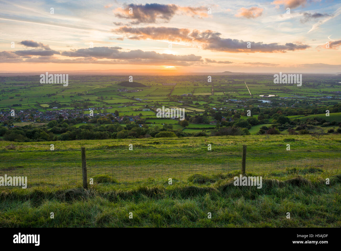 Sunset over the Somerset Levels viewed from Draycott Sleights in the ...