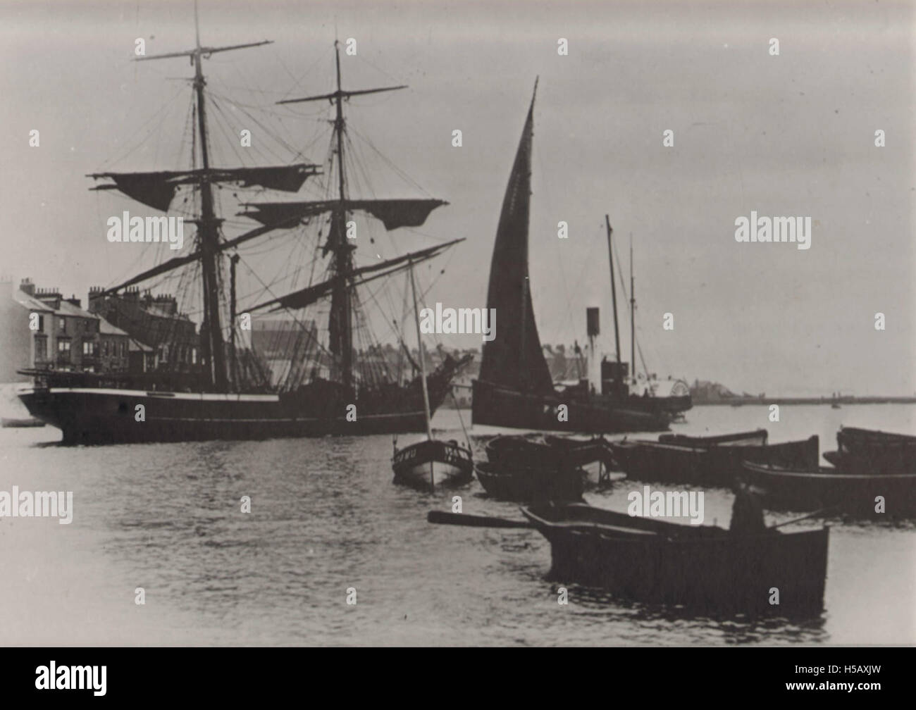 Commercial shipping routes 1900s hi-res stock photography and images ...