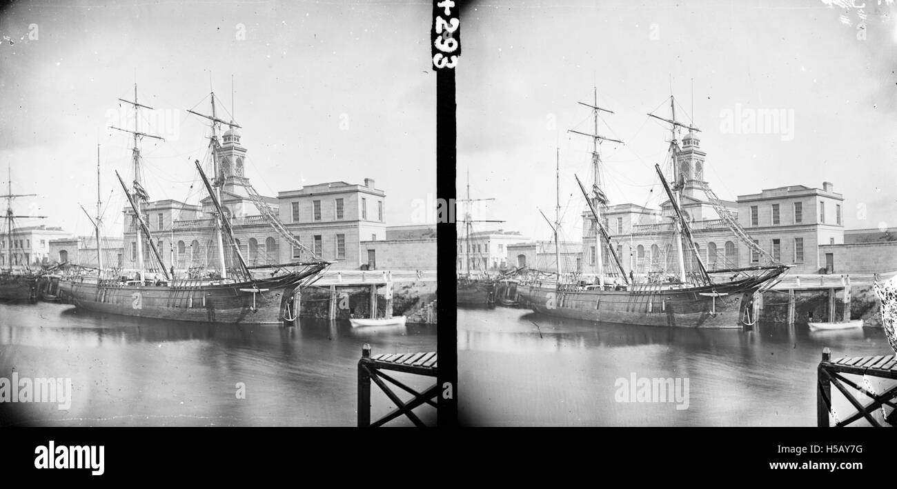 18th century sailing ship hi-res stock photography and images - Alamy