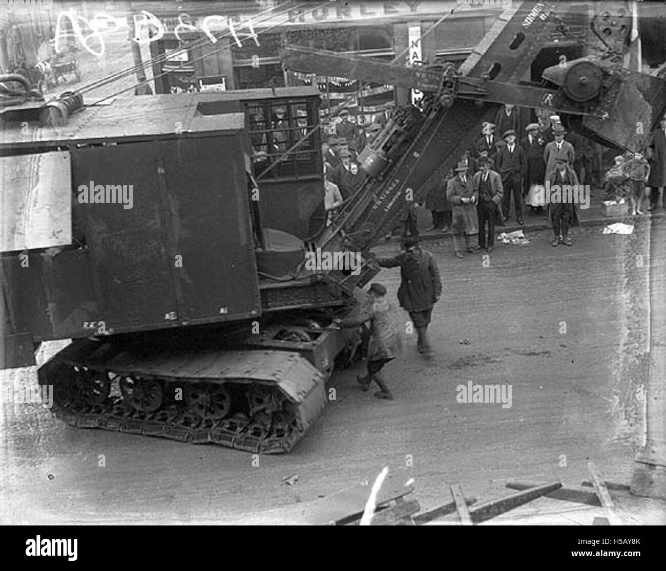 Heavy machinery piece Black and White Stock Photos & Images - Alamy