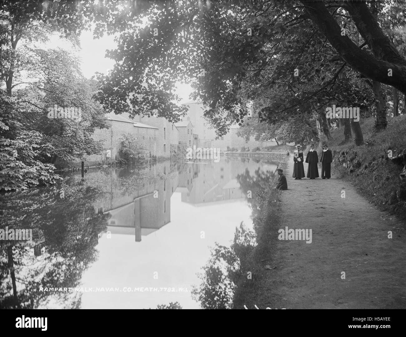 Perimeter walkway Black and White Stock Photos & Images - Alamy